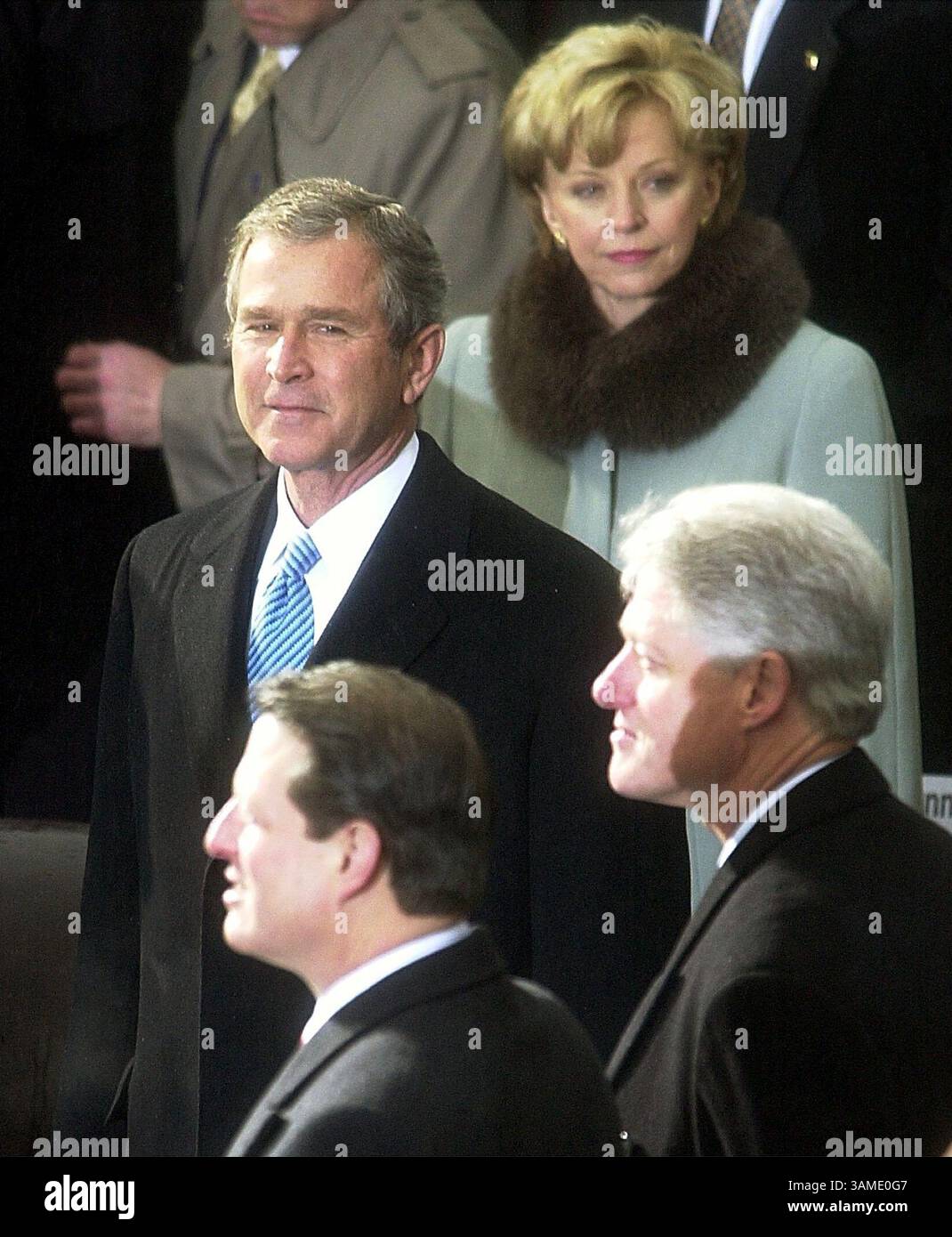 Cheney behind bush hi-res stock photography and images - Alamy