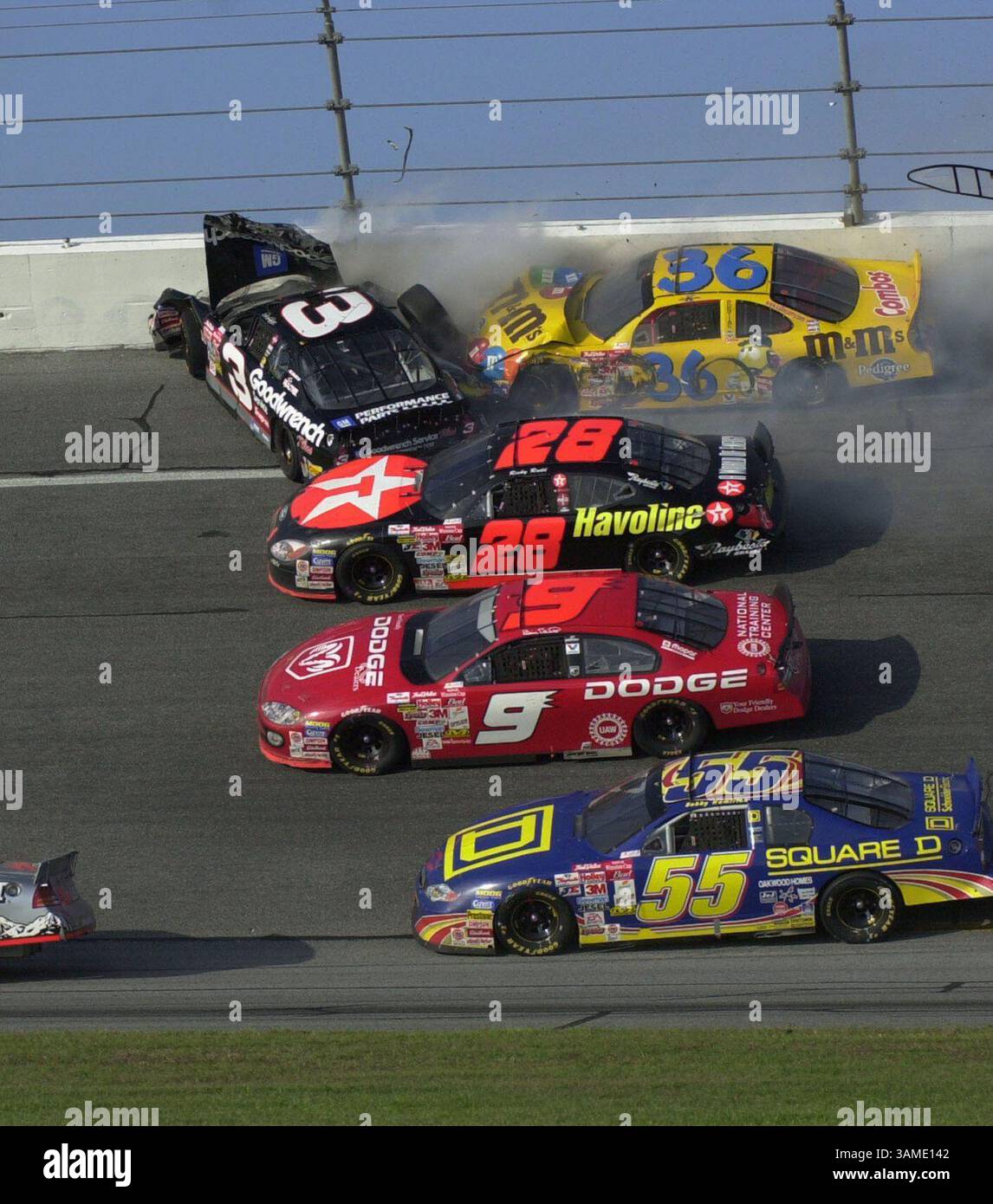 Dale earnhardt 2001 daytona 500 hi-res stock photography and images - Alamy