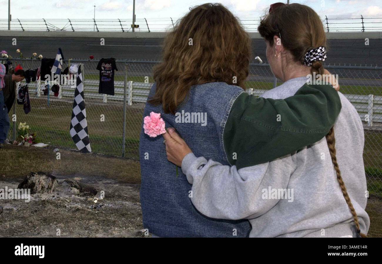 Dale earnhardt 2001 daytona 500 hi-res stock photography and images - Alamy