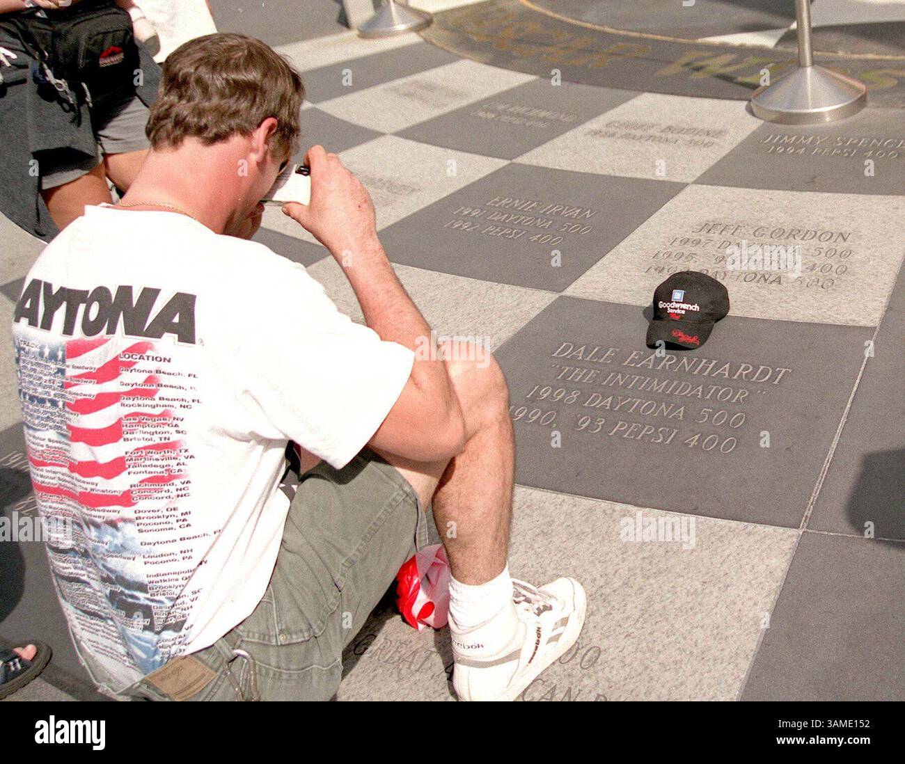 Dale earnhardt 2001 daytona 500 hi-res stock photography and images - Alamy