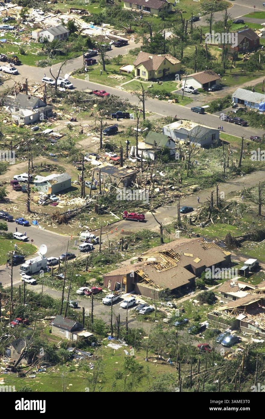 June 19, 2001 - U.S. - KRT US NEWS STORY SLUGGED: TORNADO KRT PHOTO BY ...