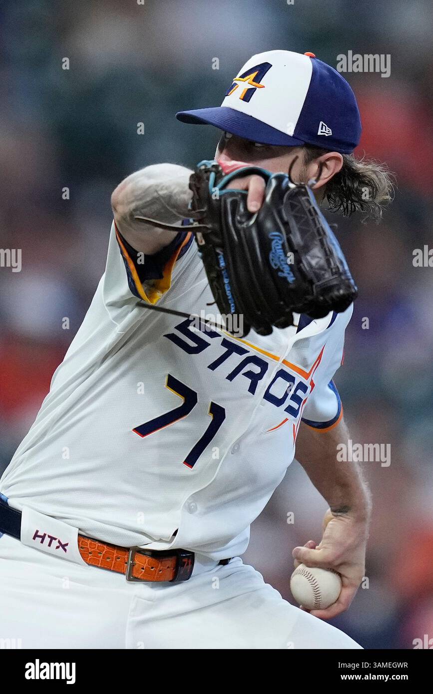 Houston Astros pitcher Josh Hader (71) delivers during the ninth inning ...
