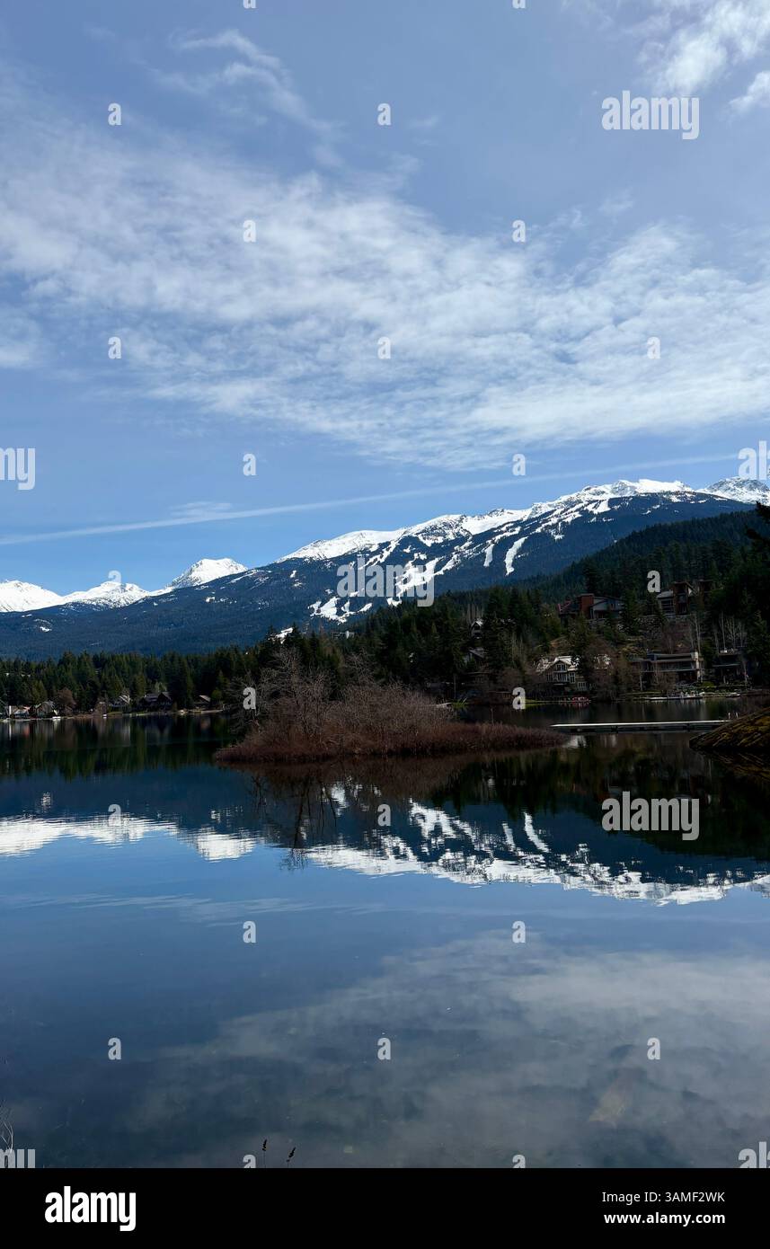 Break in the ridge of the mountain range hi-res stock photography and ...