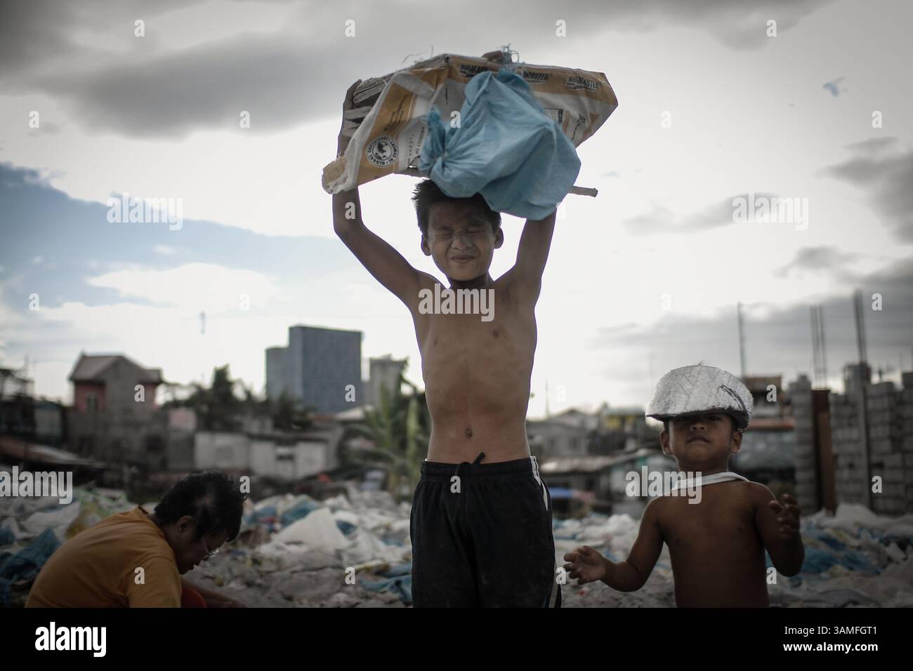 Child labour manila philippines hi-res stock photography and images - Alamy