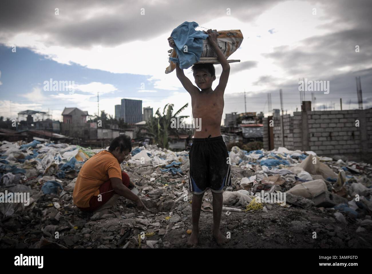Child labour manila philippines hi-res stock photography and images - Alamy