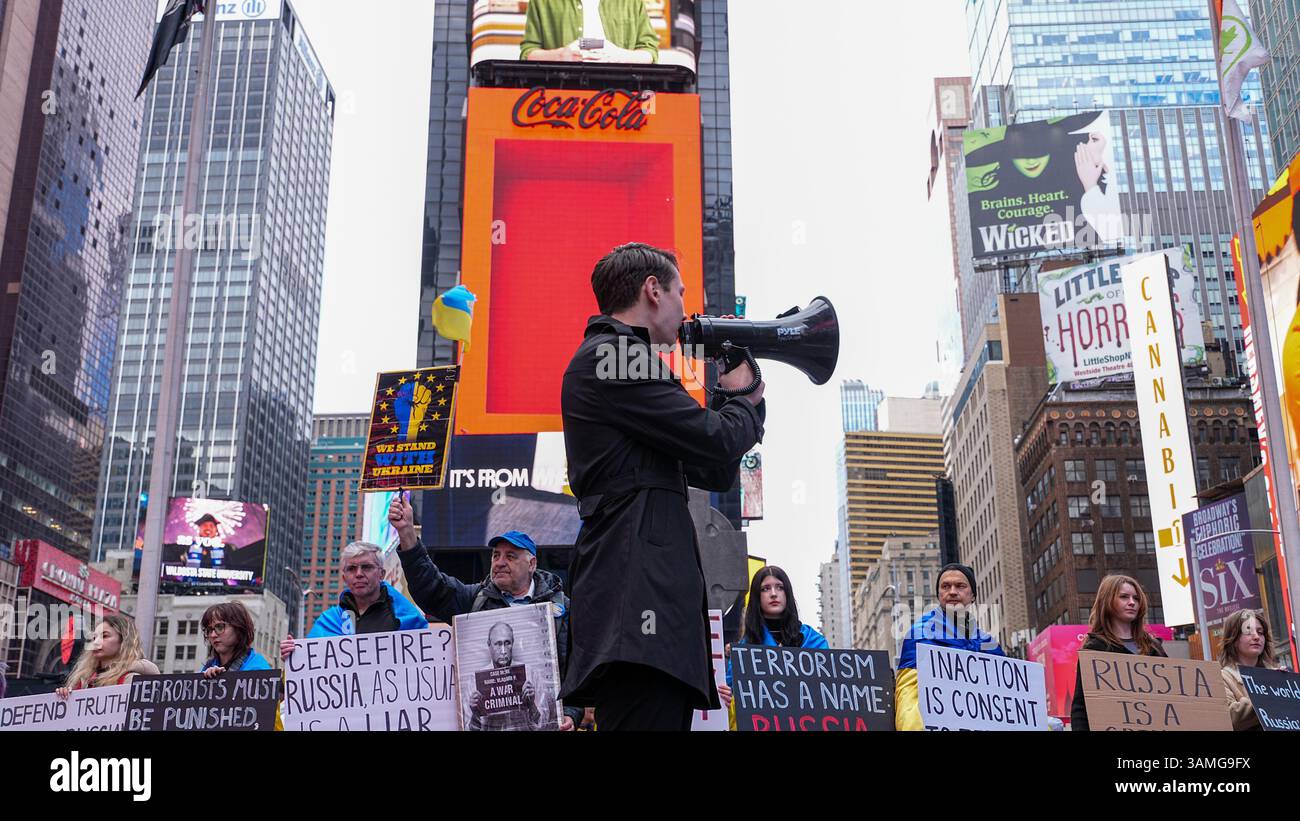 New York, New York, Deer. 13th Apr, 2025. (new) ukrainian voices rise ...