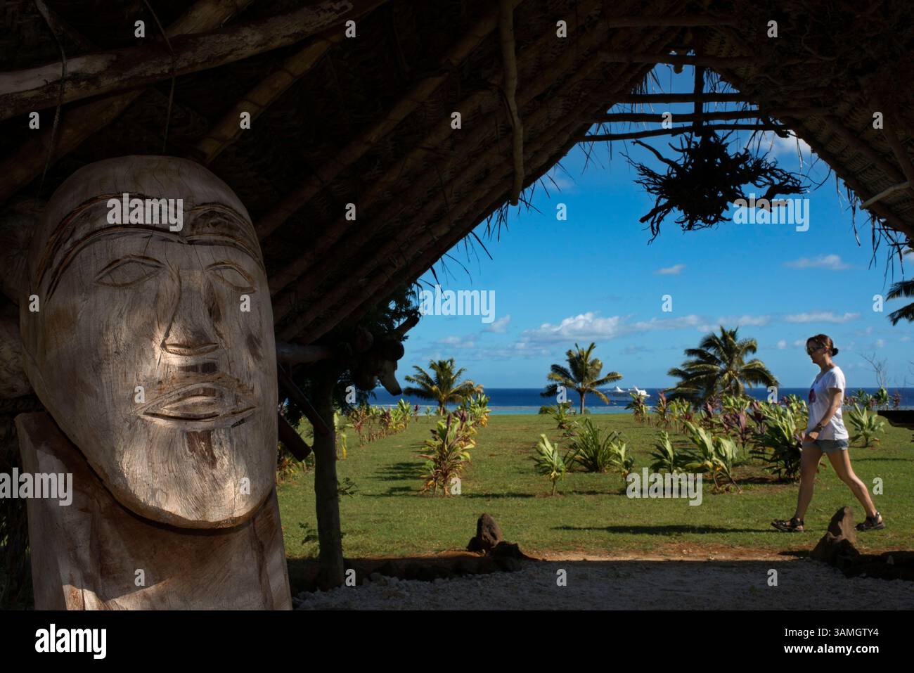 Jun 18, 2013 - Aitutaki, Cook Islands, Polynesia - Landscape and wood ...