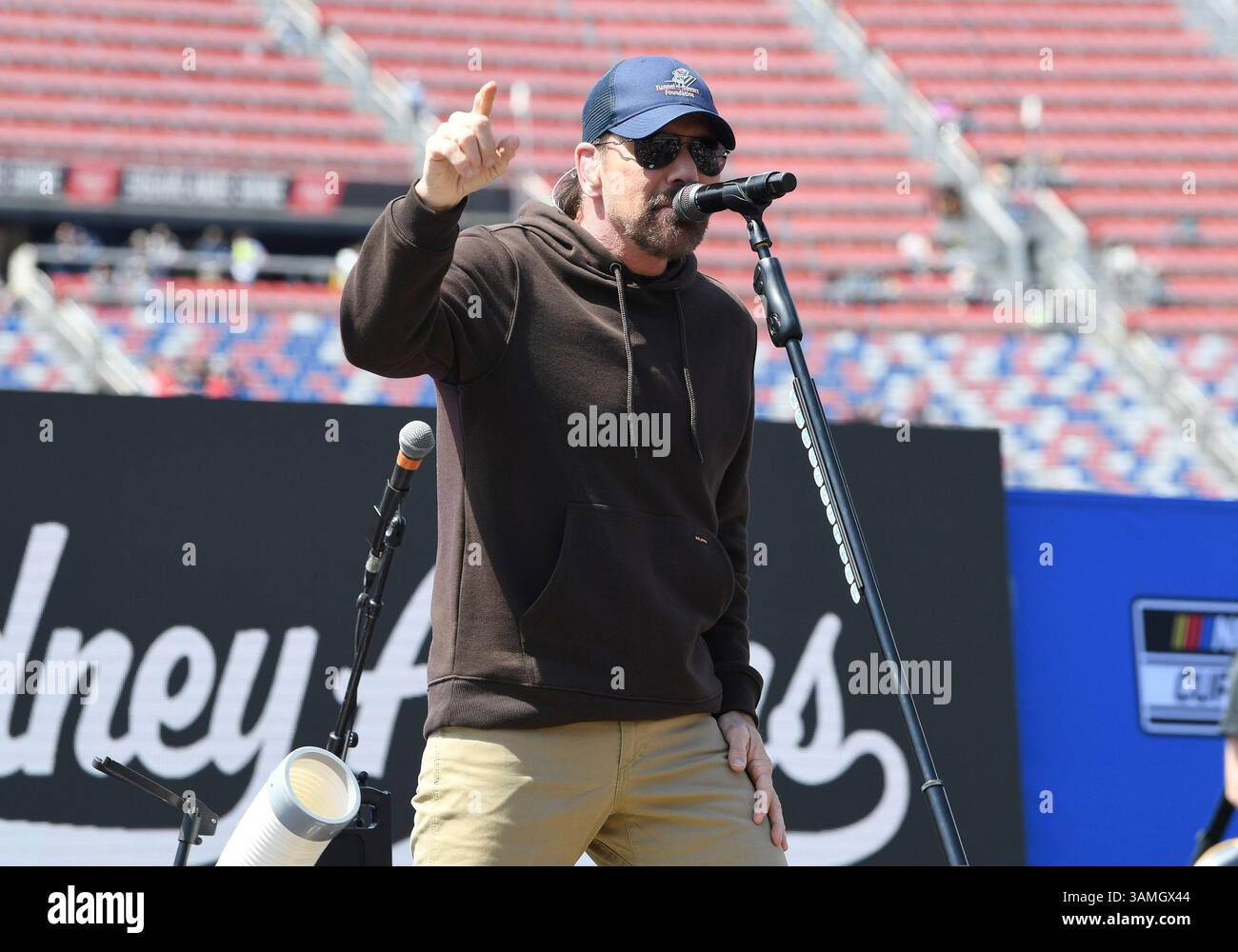 BRISTOL, TN - APRIL 13: Country music singer Rodney Atkins performs ...