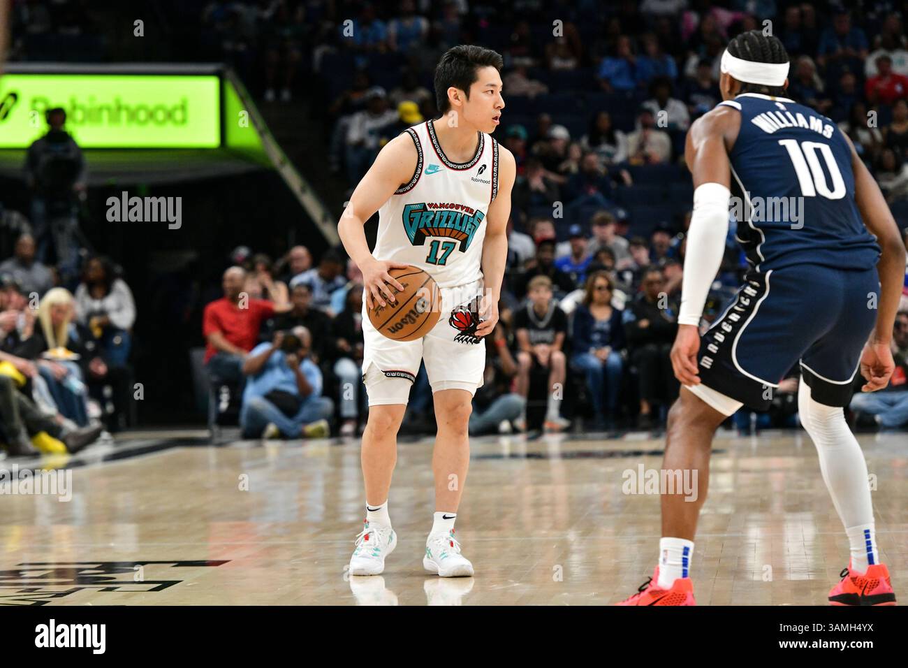 Memphis Grizzlies guard Yuki Kawamura (17) plays in the first half of ...