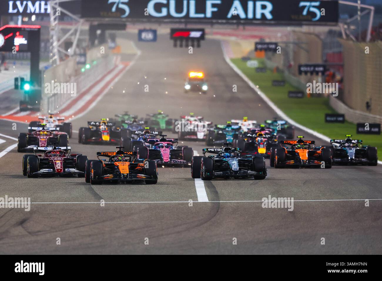 13th April 2025: Sakhir, Bahrain: Start of the race, 81 PIASTRI Oscar ...