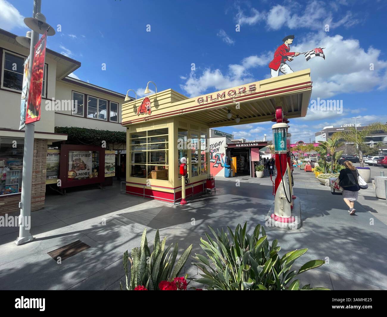 Vintage Gilmore gas station rebuilt at the Original Farmers Market in ...