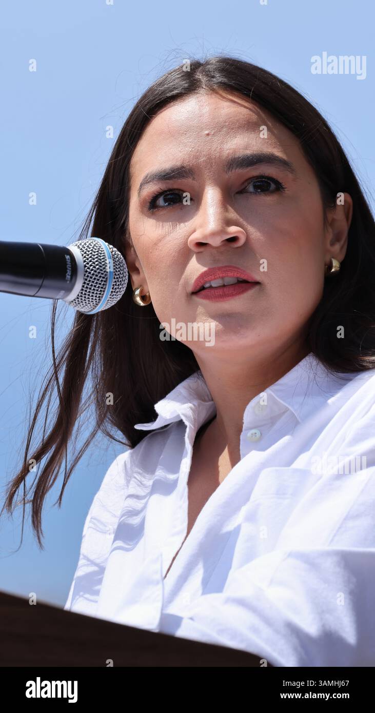 Alexandria ocasio cortez 2025 hi-res stock photography and images - Alamy