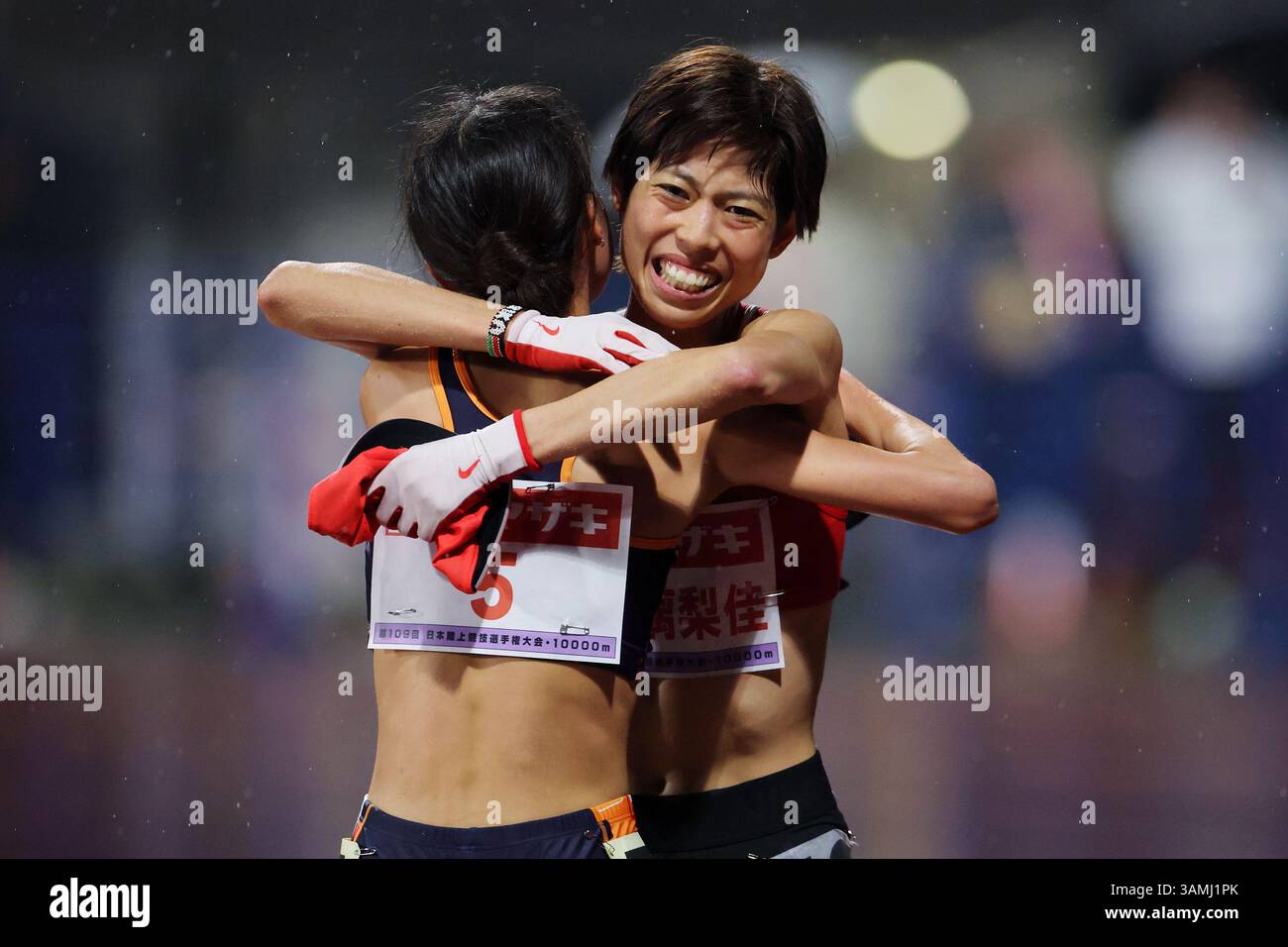 (L-R) Mikuni Yada, Ririka Hironaka, APRIL 12, 2025 - Athletics : The 109th Japan Track & Field ...