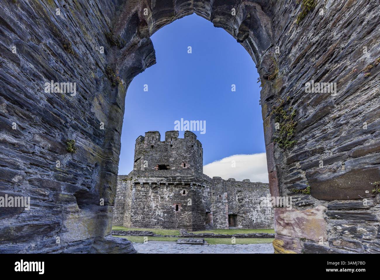 Conwy Castle, view through an arched opening in the castle wall to the ...