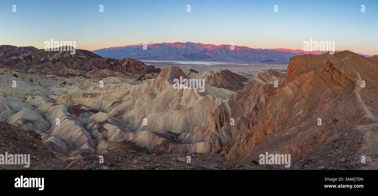 The amazing colors and textures at Zabriski Point in Death Valley ...