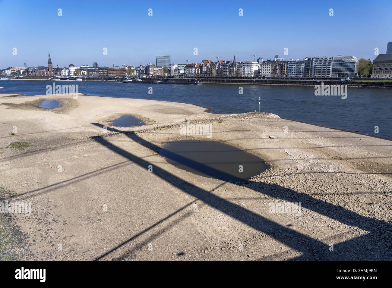 Rhine at Duesseldorf, extremely low water, Rhine level at 114 cm, after ...