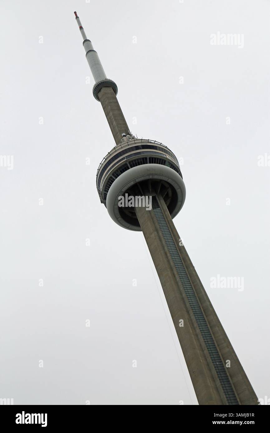 CN Tower vertical, Toronto, Canada Stock Photo - Alamy
