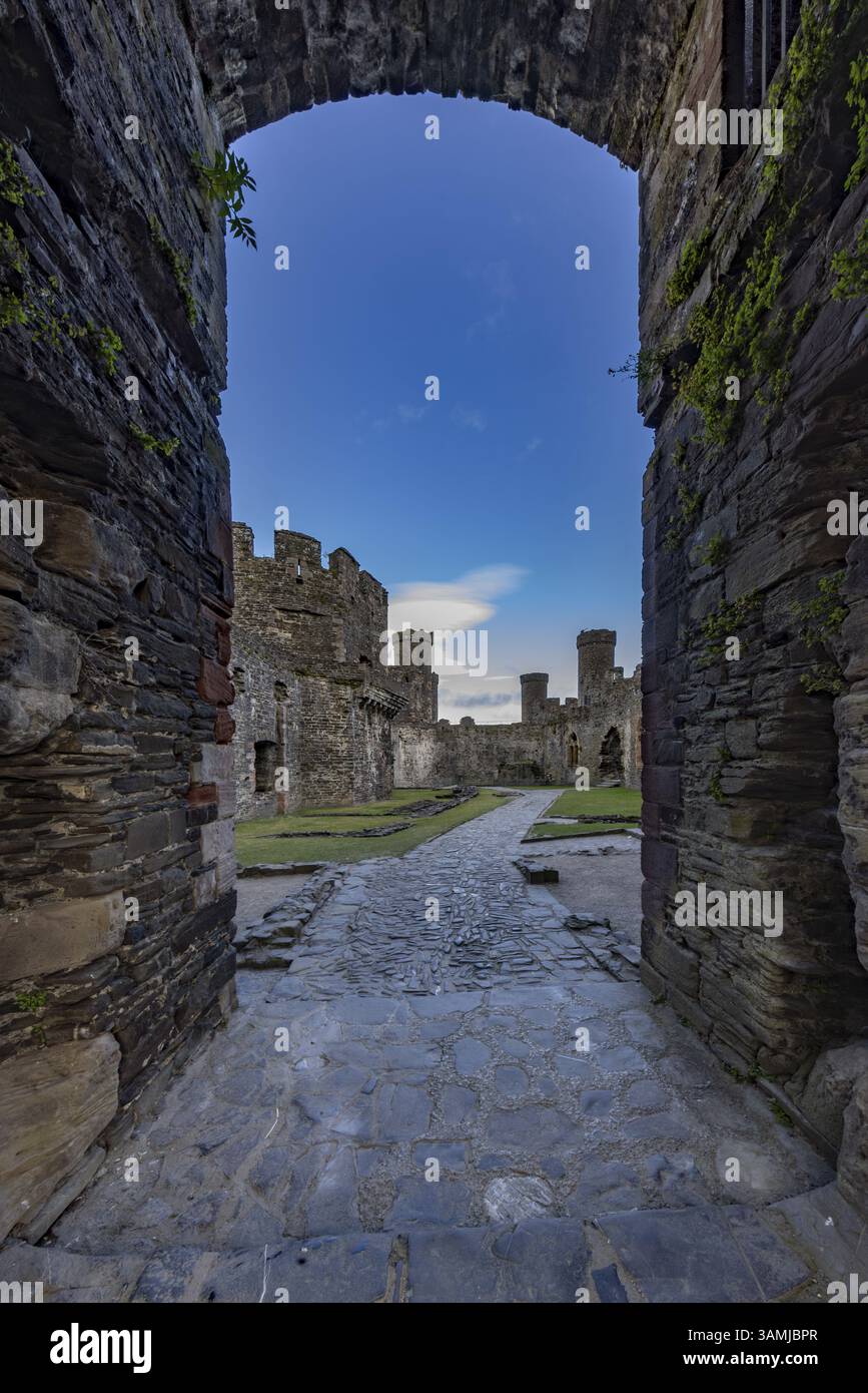 Conwy Castle, view through the arch of the entrance gate into the inner ...