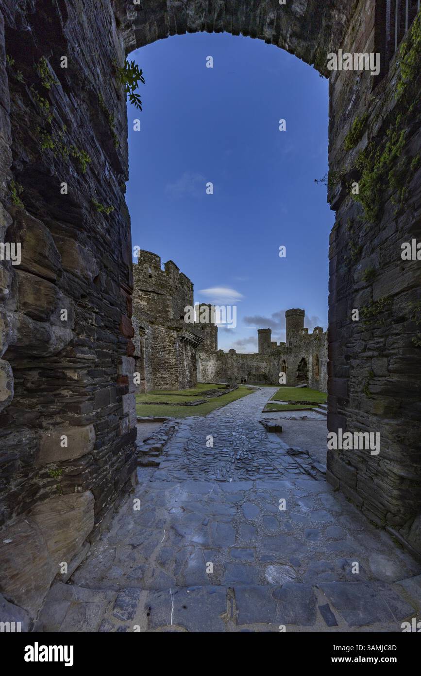 Conwy Castle, view through the arch of the entrance gate into the inner ...
