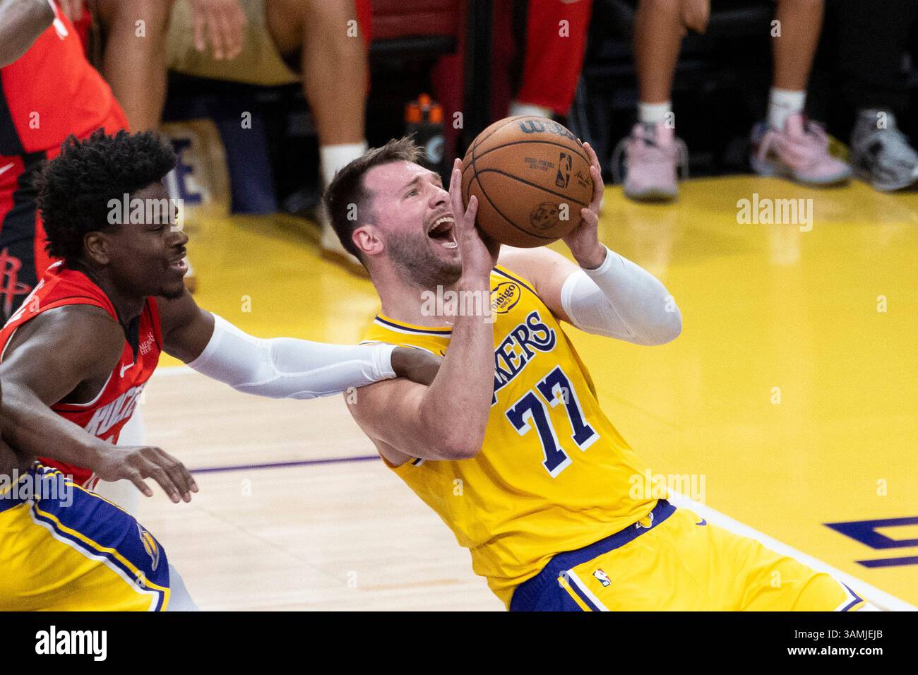 Los Angeles, California, USA. 11th Apr, 2025. Houston Rockets' AARON ...