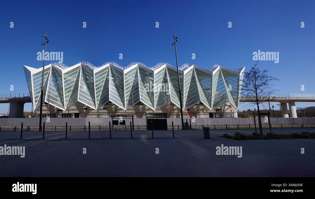 Saclay, Essonne/France - 03/29/2025: Exterior architecture of the ...
