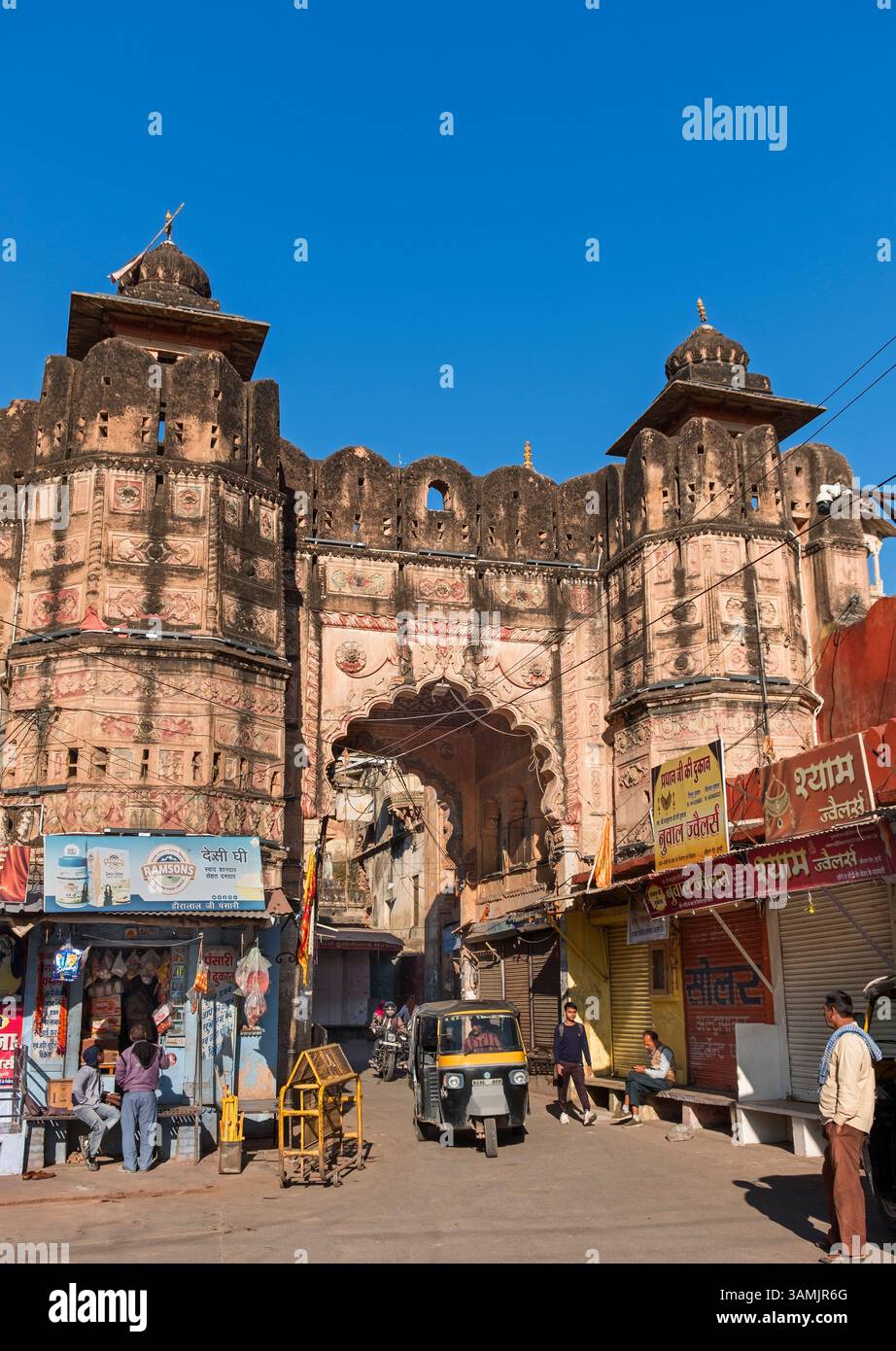 Rajasthani gate hi-res stock photography and images - Alamy