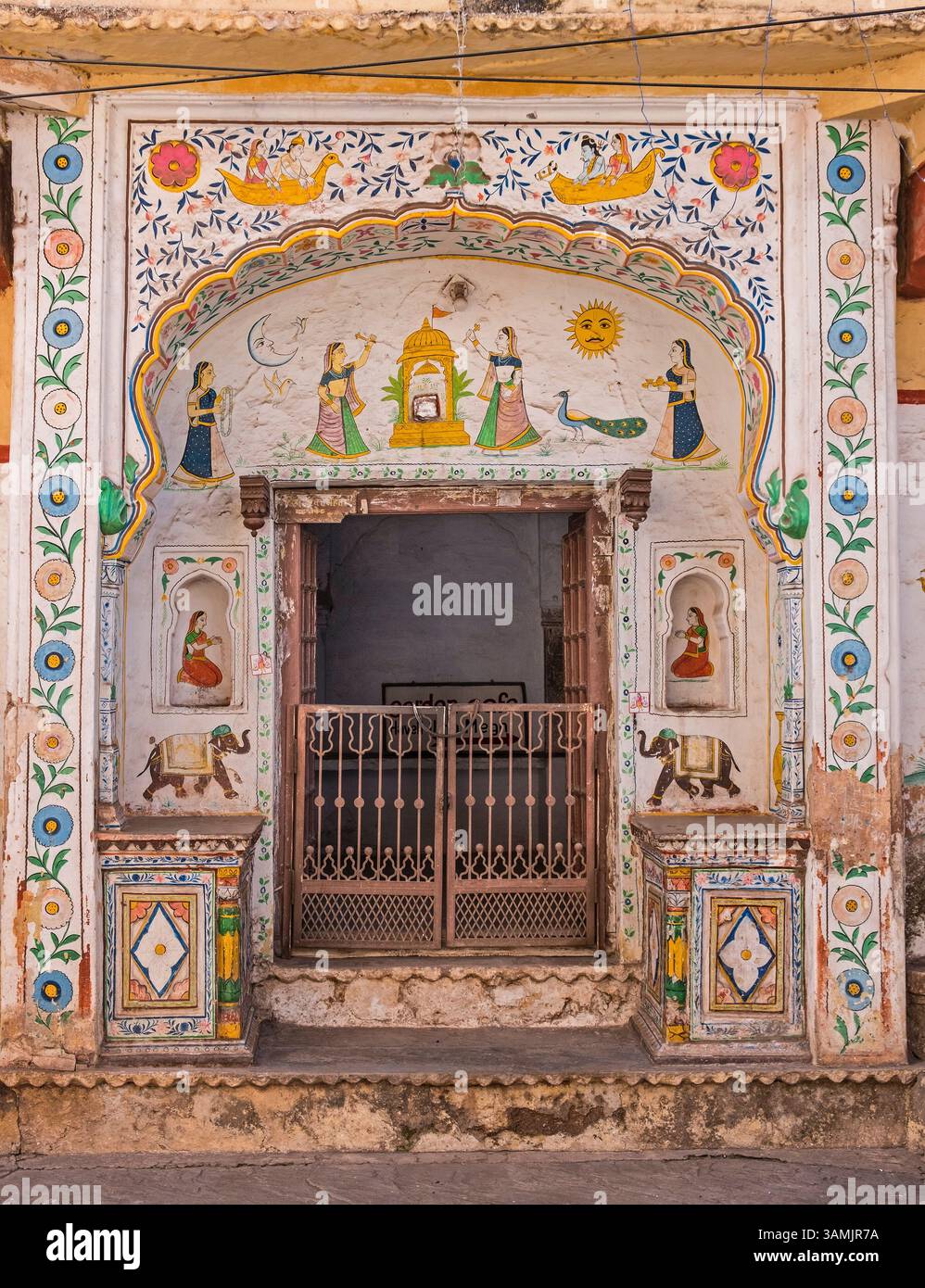 Decorated house entrance Bundi Rajasthan India Stock Photo - Alamy