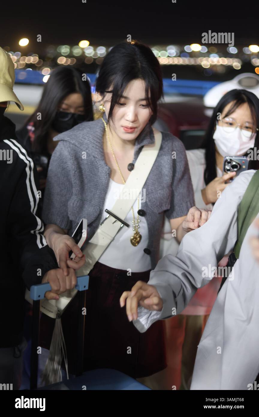 Chinese actress Lu Yuxiao appears at the airport in Shanghai, China, 11 ...