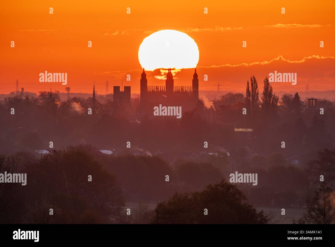 Sunrise behind King's College chapel, Cambridge, UK Stock Photo - Alamy