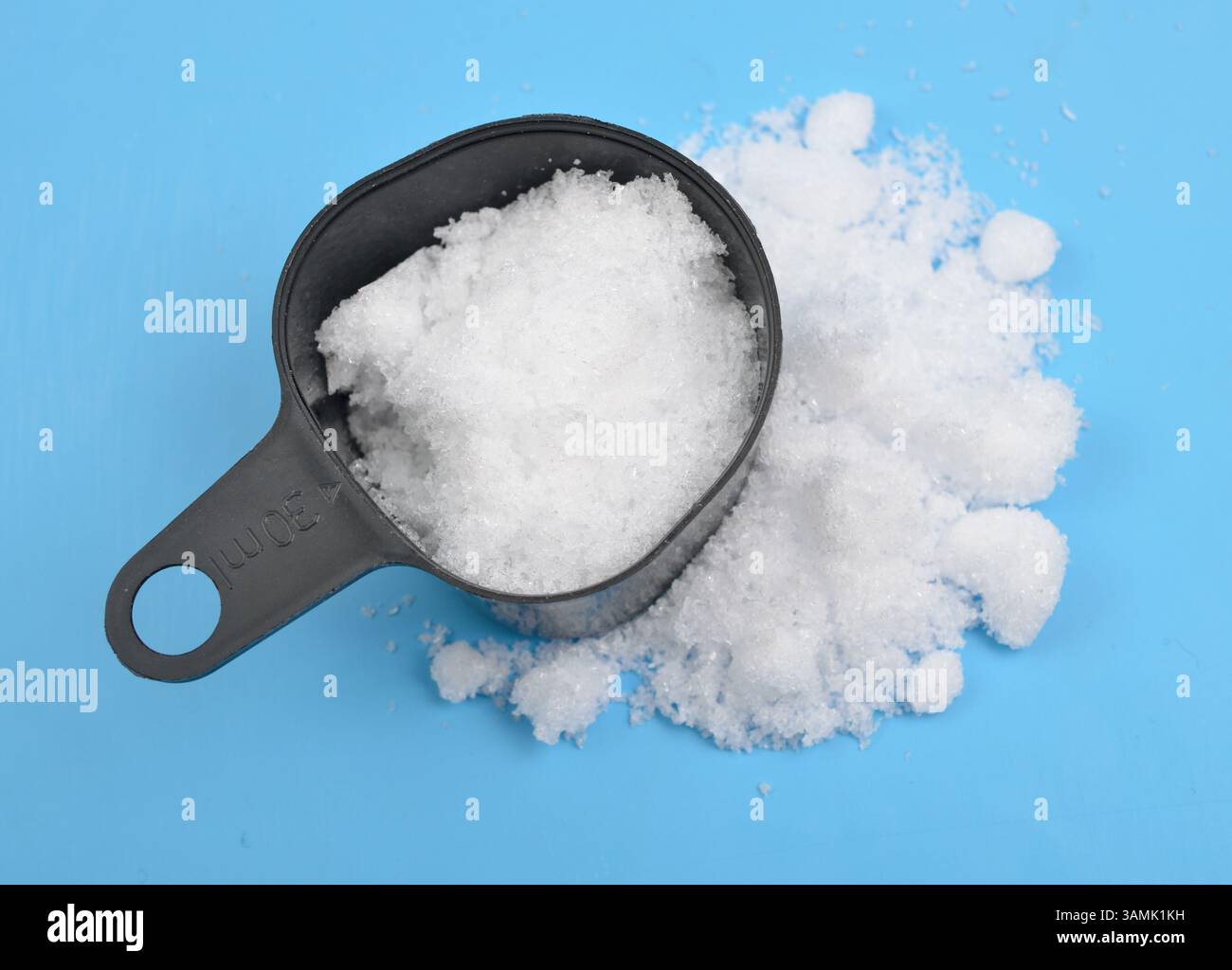 Potassium sodium tartrate tetrahydrate, also known as Rochelle salt ...