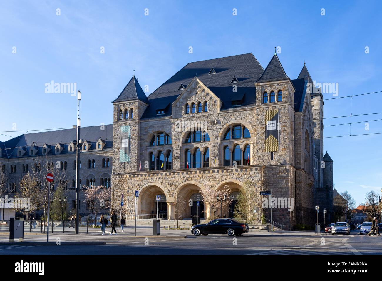 Large historic stone structure hi-res stock photography and images - Alamy