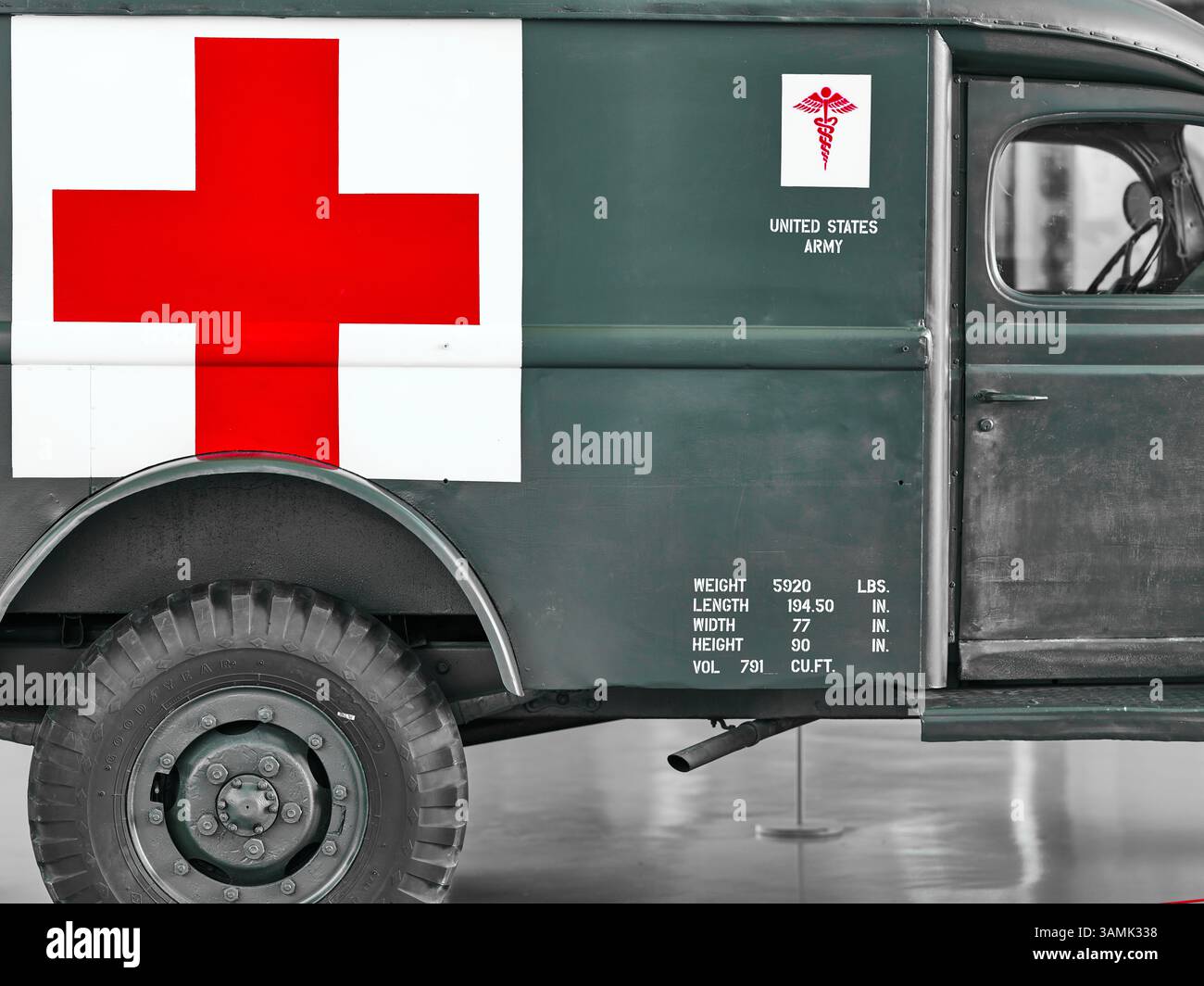 WW2 american red cross ambulance in the british Imperial War Museum ...