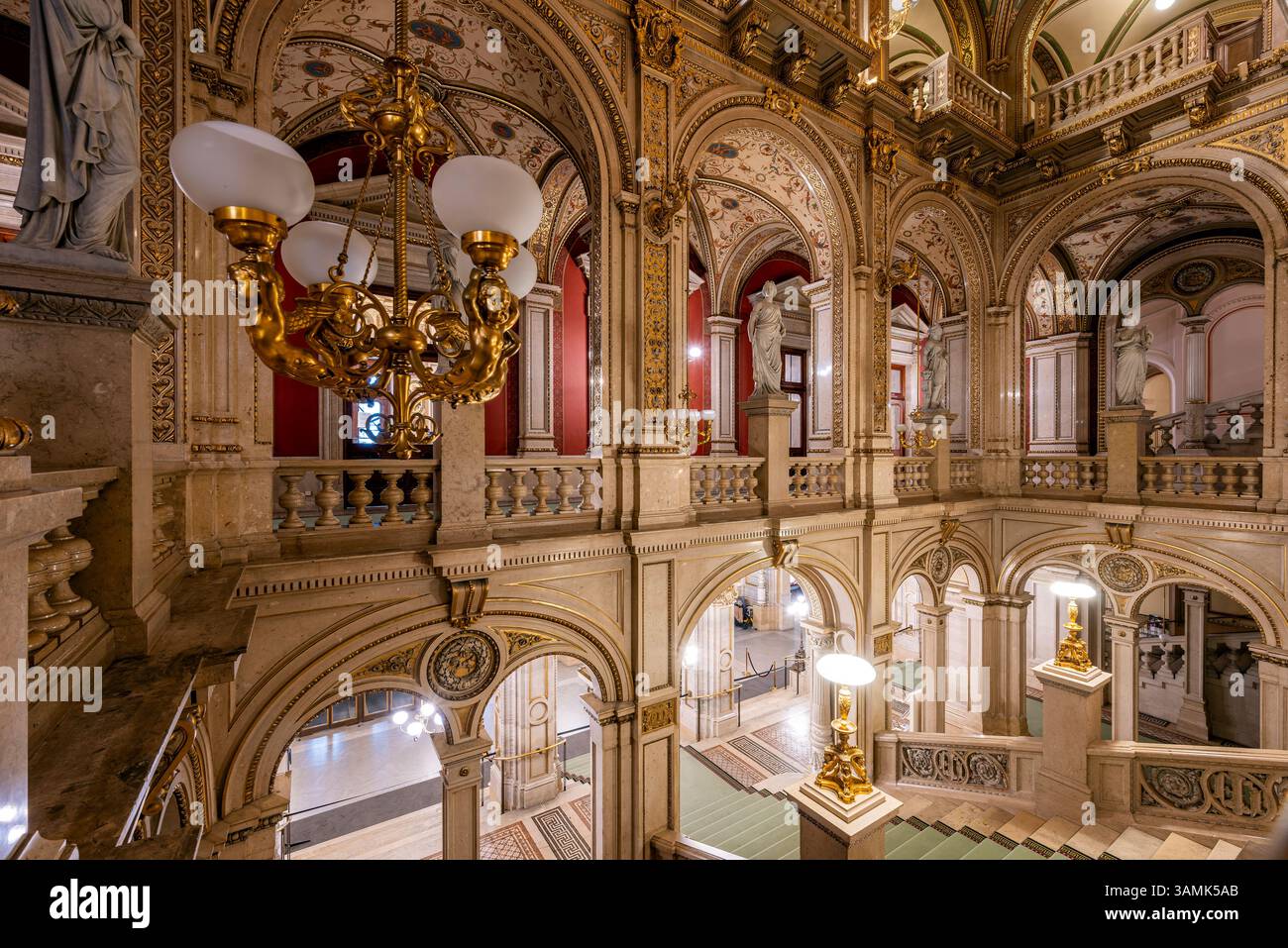 Staircase at main entrance of Vienna State Opera (Wiener Staatsoper ...