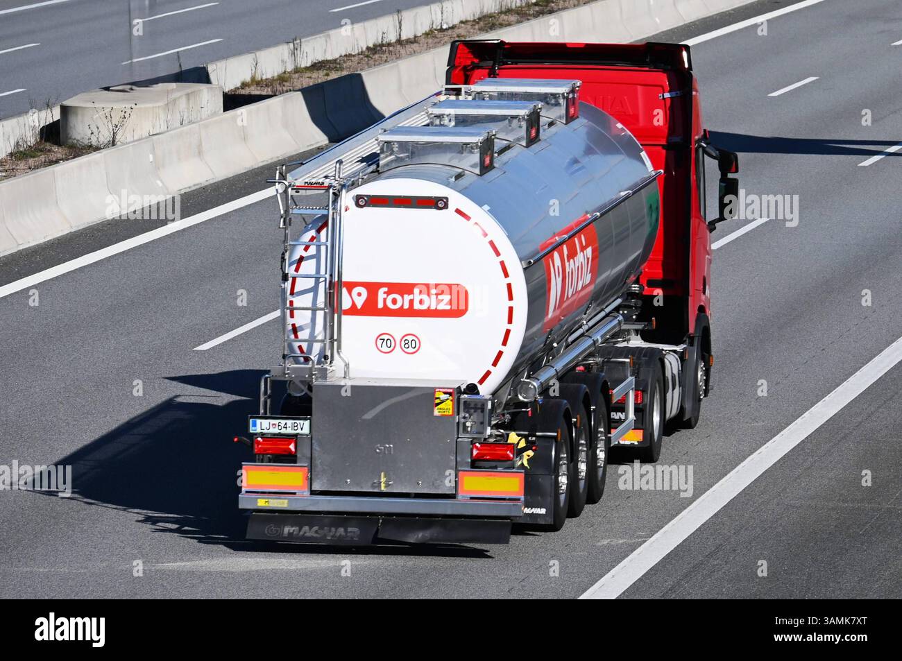 Forbiz Transporte bzw Spedition aus Slovenien. Foto: Scania Sattelzug ...