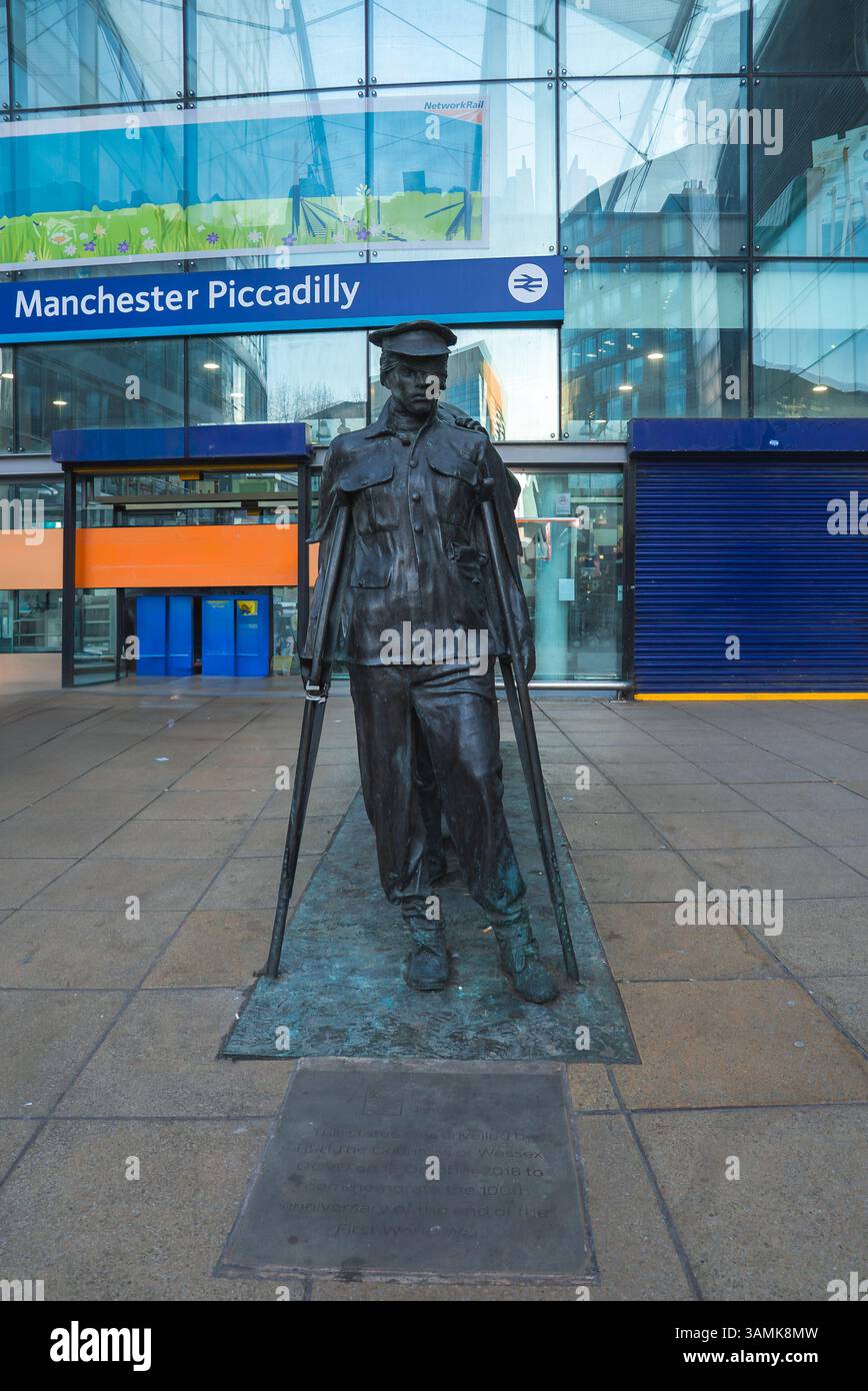 Entrance to Manchester Piccadilly Station with Soldier Statue Stock ...
