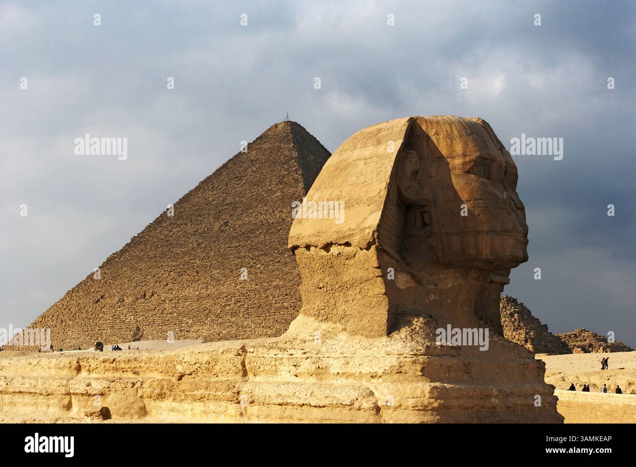 Sphinx and Keops Pyramide in Giza, Cairo, Egypt Stock Photo - Alamy