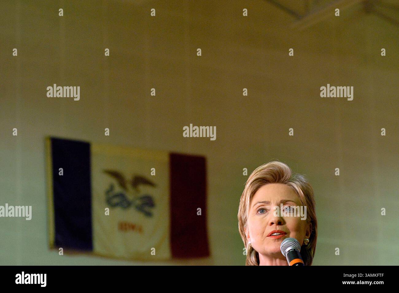 Hillary Clinton Campaigns in Iowa November 19, 2007 Stock Photo - Alamy
