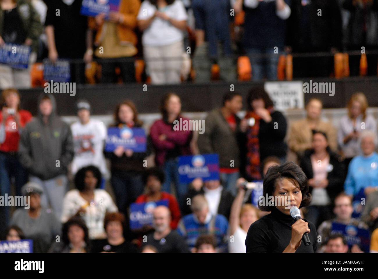 Obama speaking campaign hi-res stock photography and images - Alamy