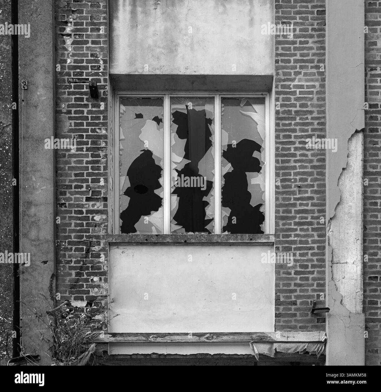 Old windows on dilapidated Black and White Stock Photos & Images - Alamy