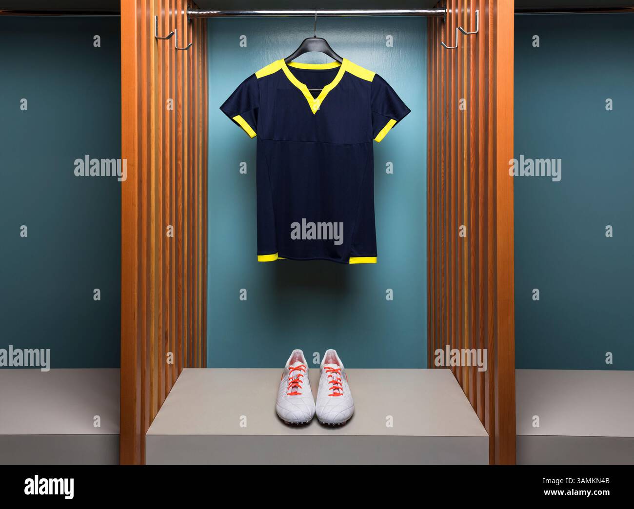 Sports players in team locker hi-res stock photography and images - Alamy