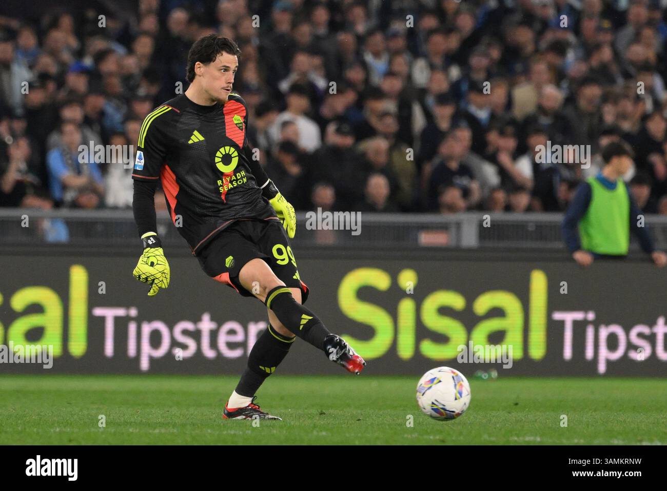 Roma’s goalkeeper Mile Svilar during the Serie A Enilive soccer match ...