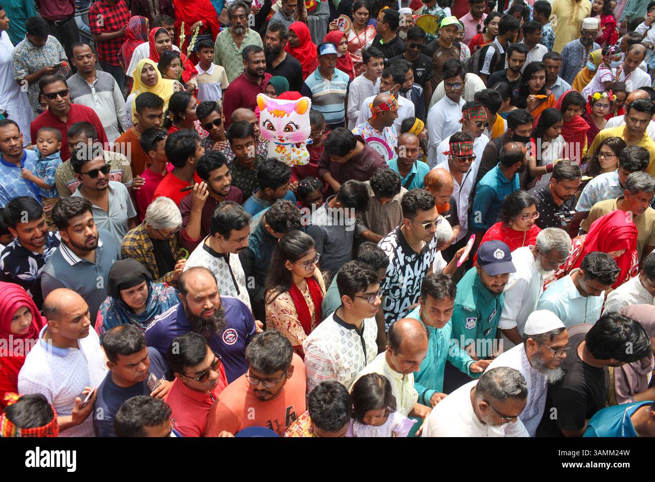 Dhaka, Dhaka, Bangladesh. 13th Apr, 2025. Bangladeshi people join in a ...