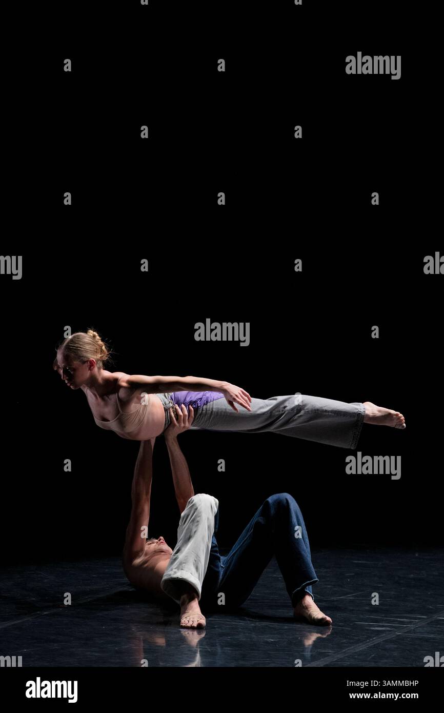 LICHT CREATION 2025 Choreography Angelin Preljocaj Original music Laurent Garnier Lighting Eric ...