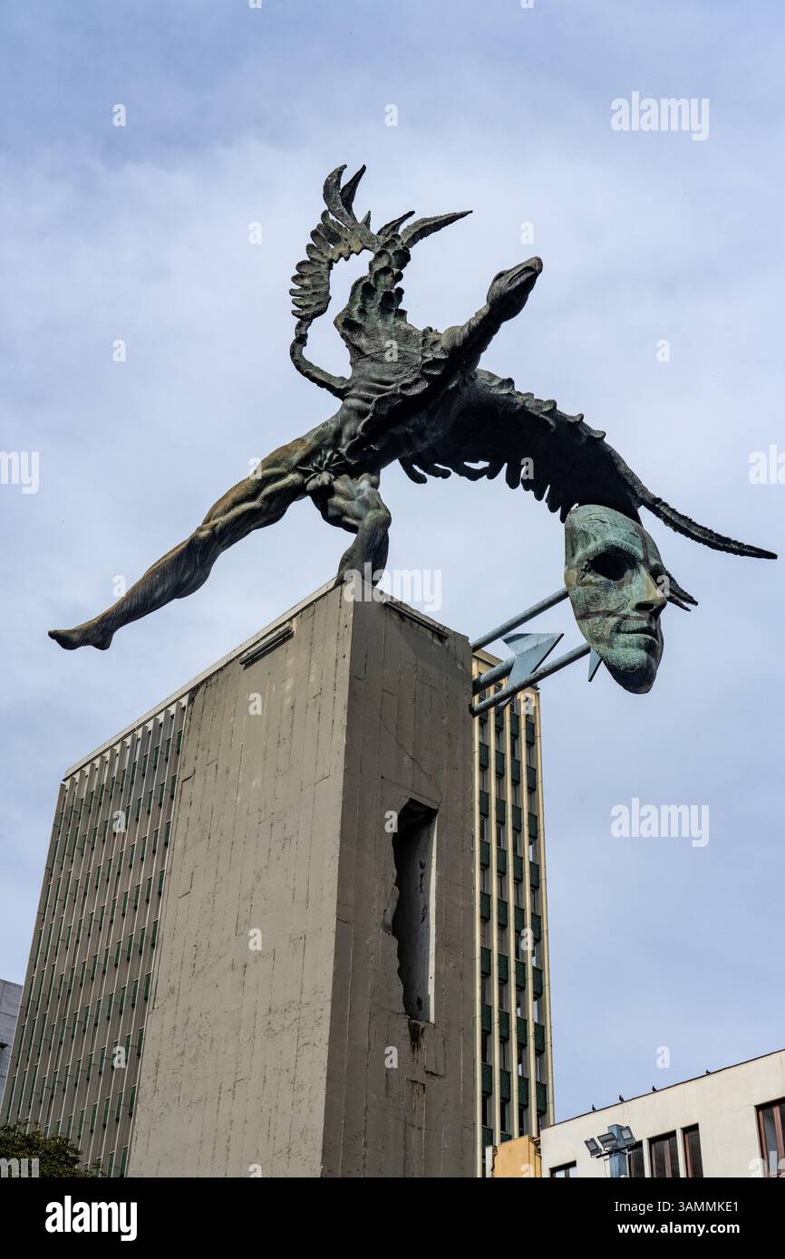 The Bolivar Condor statue by Rodrigo Arenas Betancourt on the Bolivar ...