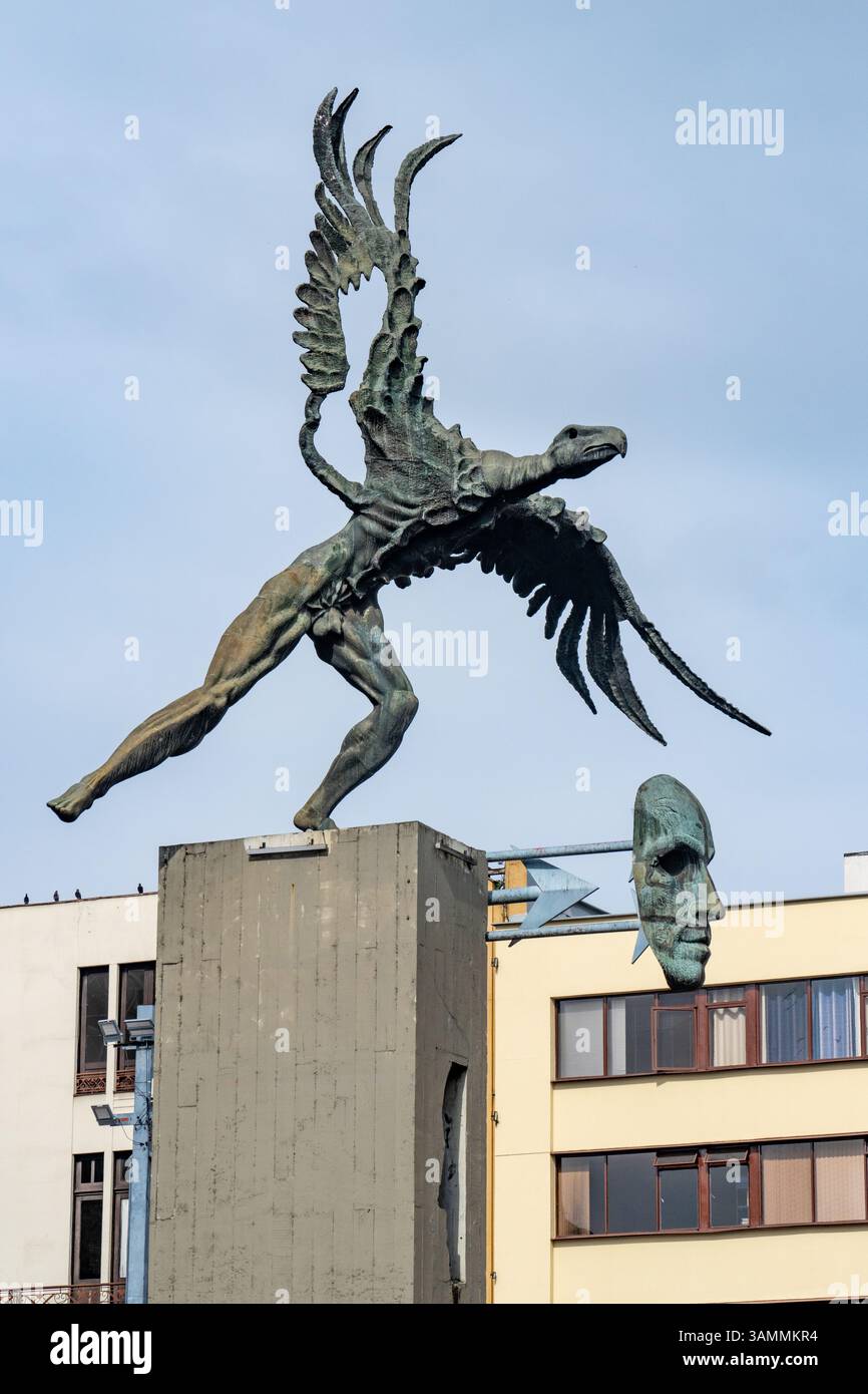 The Bolivar Condor statue by Rodrigo Arenas Betancourt on the Bolivar ...