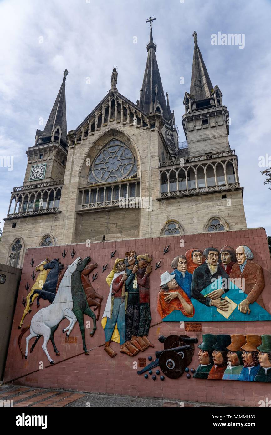 Winds of Freedom, ceramic murals by Guillermo Botero in the Plaza ...