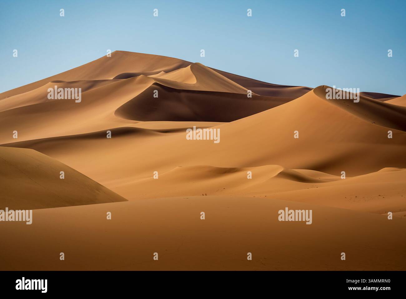 Aerial View of sand dunes at sunset in the Sahara desert, Djanet ...