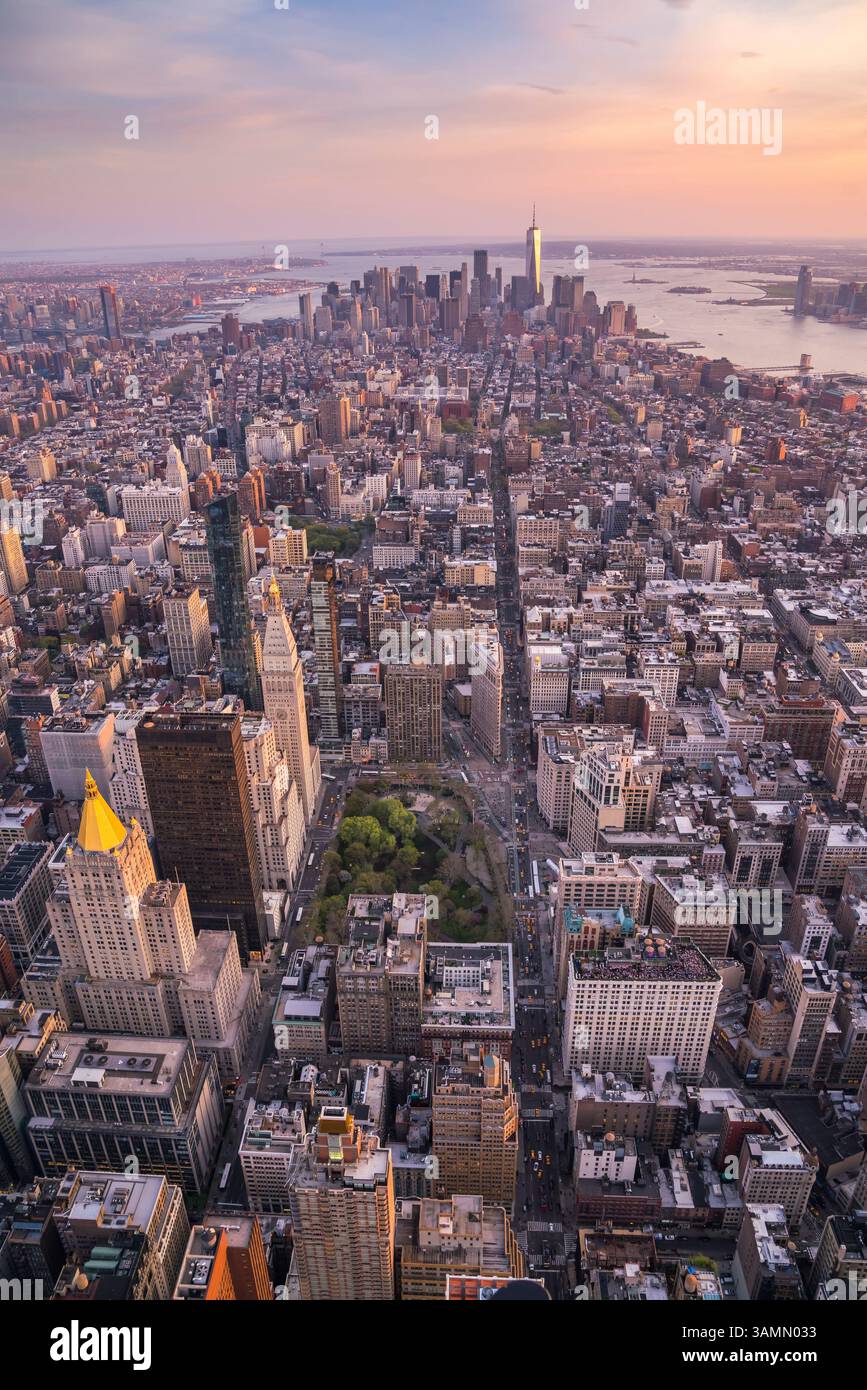 Aerial view of Manhattan's beautiful skyline at sunset, New York ...