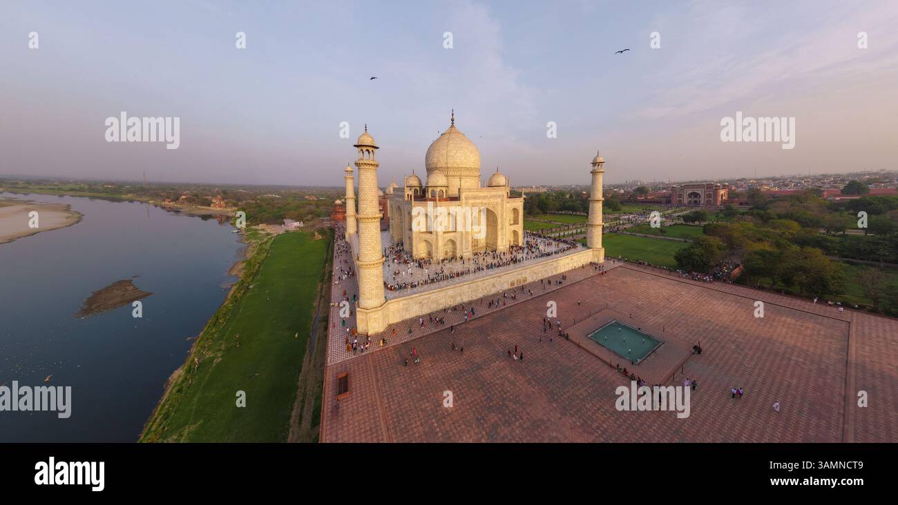 Panoramic aerial view of tourists in Agra, Taj Mahal, India Stock Photo ...