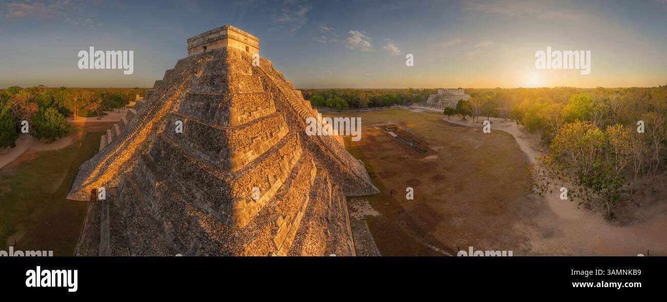 Aerial view of the El Castillo, Maya Pyramids, Chichen Itza, Mexico ...